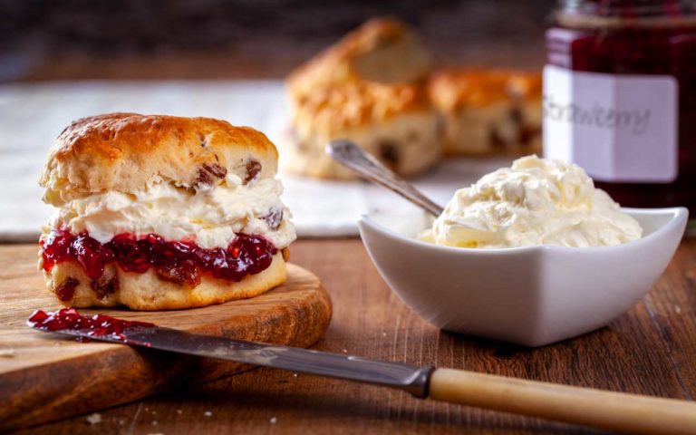 10 Delicious British Foods You Must Try - Nomad Paradise