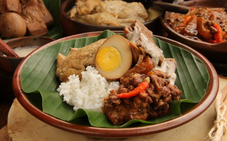 26 Best Indonesian Foods to Try