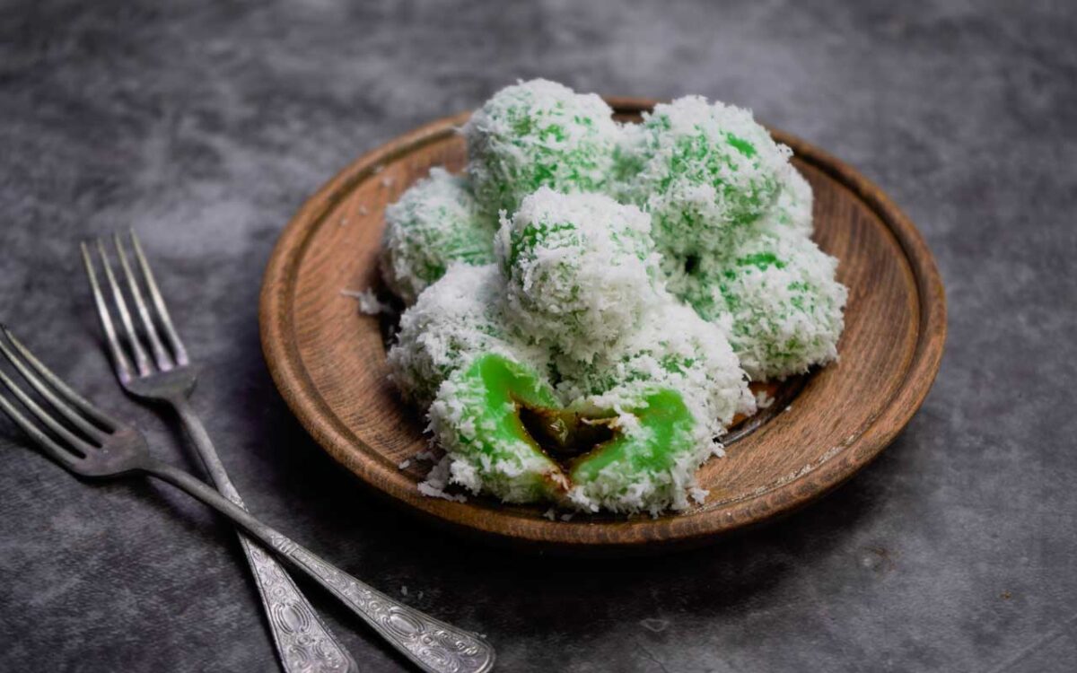 18 Most Popular and Traditional Indonesian Desserts