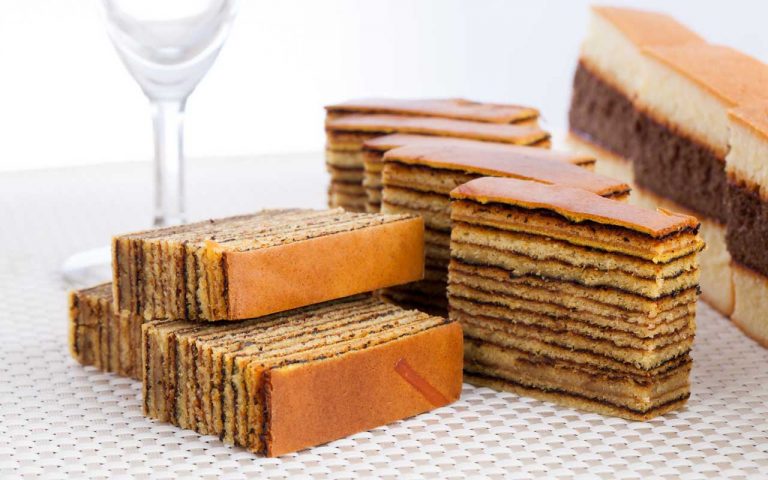 18 Most Popular and Traditional Indonesian Desserts