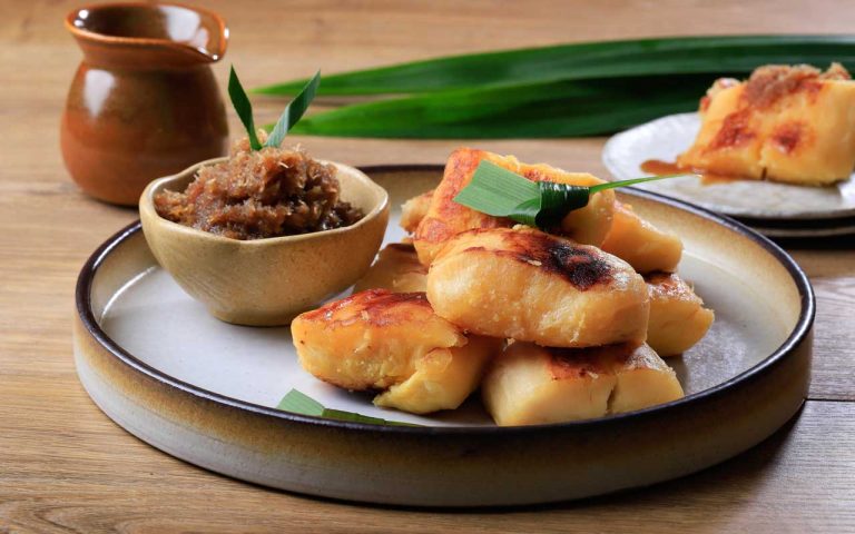 18 Most Popular and Traditional Indonesian Desserts