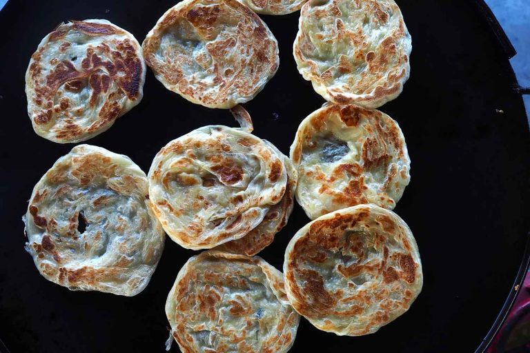 Malaysian Food: 18 Traditional and Popular Dishes to Try