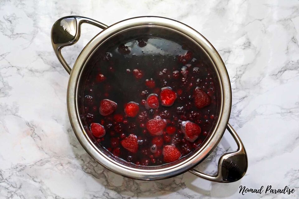 Popular Kompot Recipe (Homemade Juice) from Russia and Eastern Europe