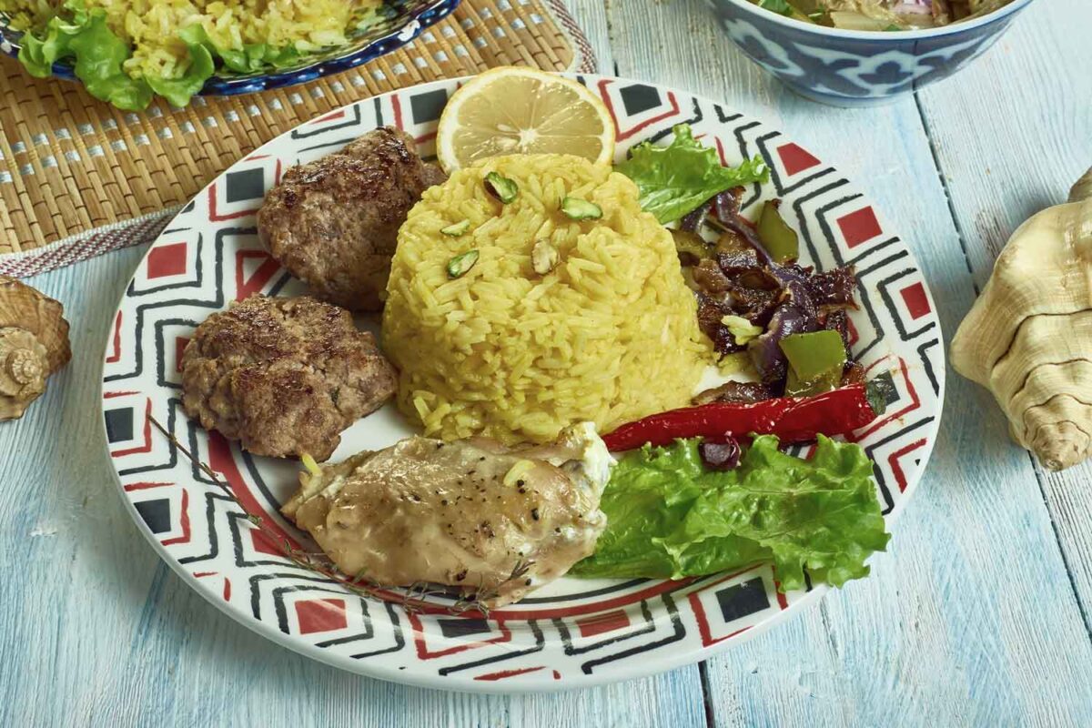 Sri Lankan Food: 18 Popular Dishes You Need to Try