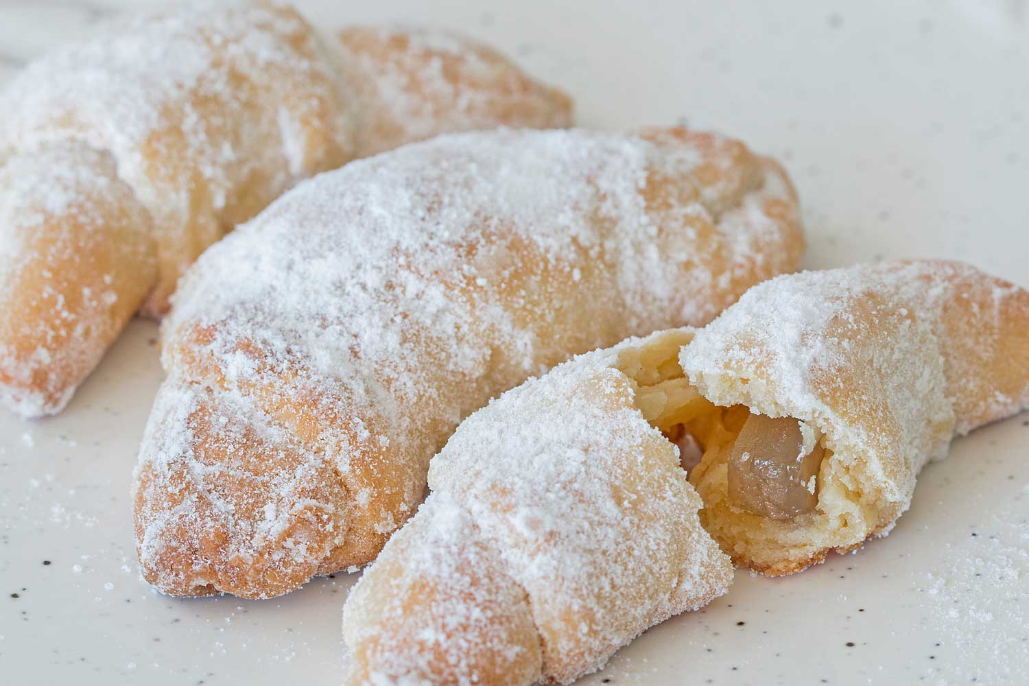 15 Romanian Desserts You Need to Try in Romania - Nomad Paradise