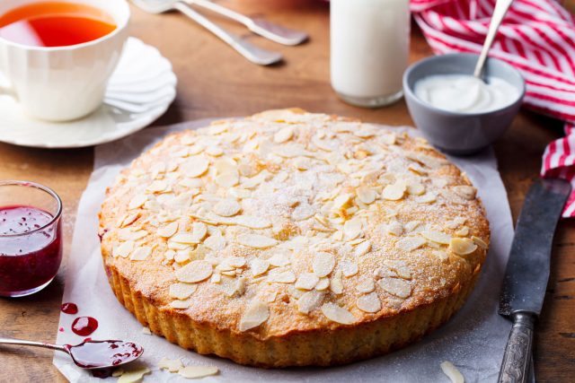 You Won’t Believe How Simple These British Desserts Are - Yet they ...