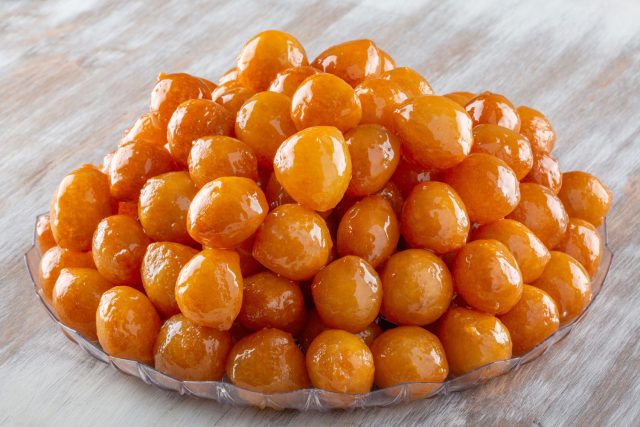 19 Lebanese Desserts You Need to Try - Nomad Paradise