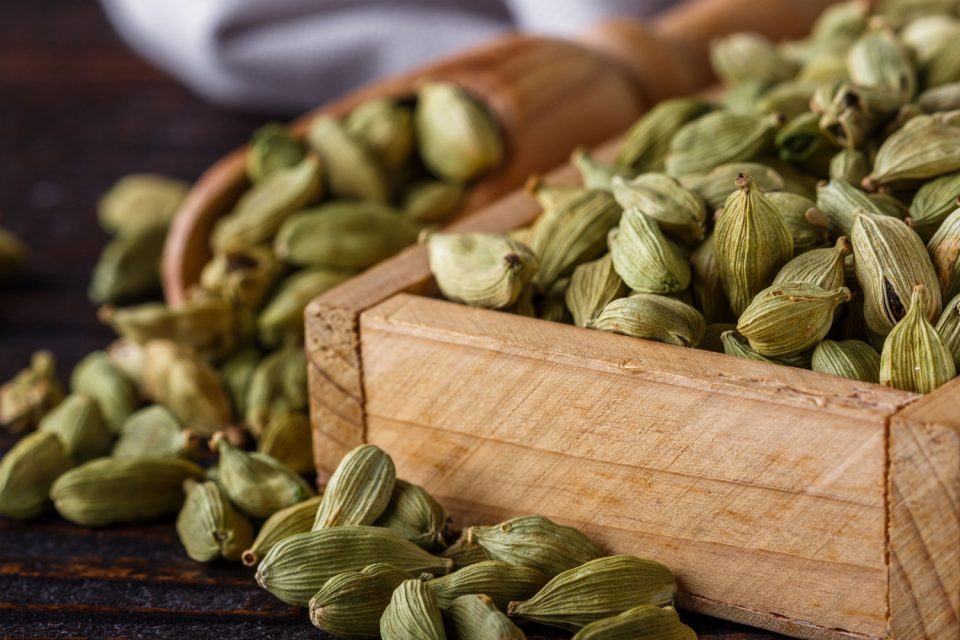 20 Persian Spices that Put the Flavor in the Dishes of Persia