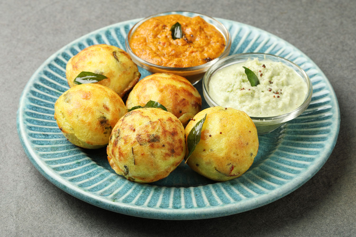 20 Indian Snacks to Savor the Heat and Spice of India in Bite-Sized Form