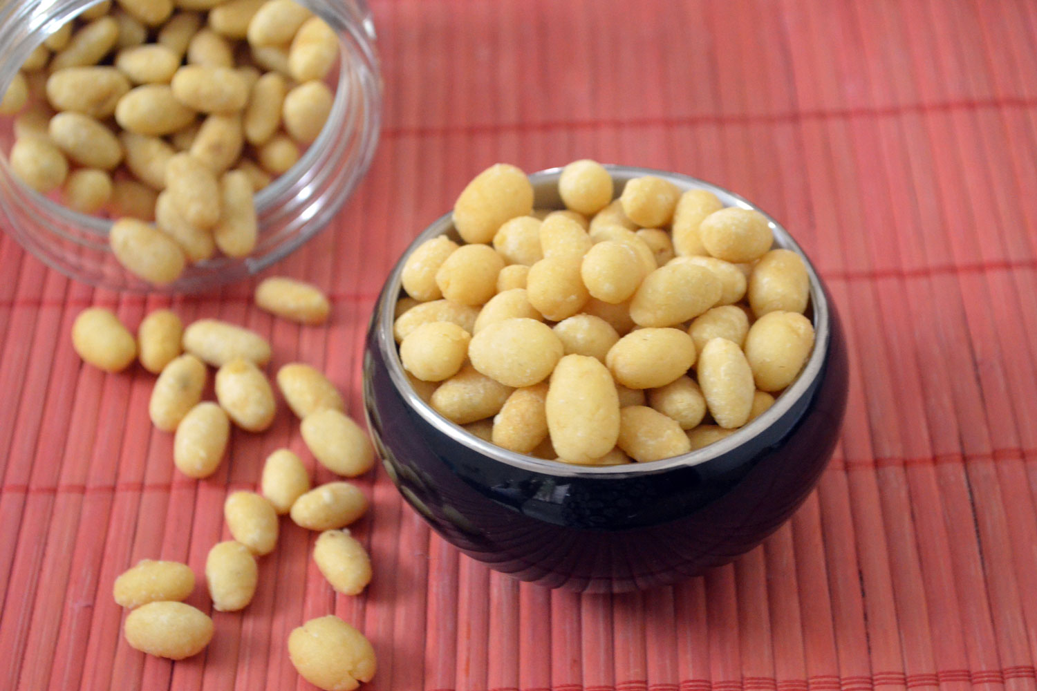 20 Indian Snacks to Savor the Heat and Spice of India in Bite-Sized Form