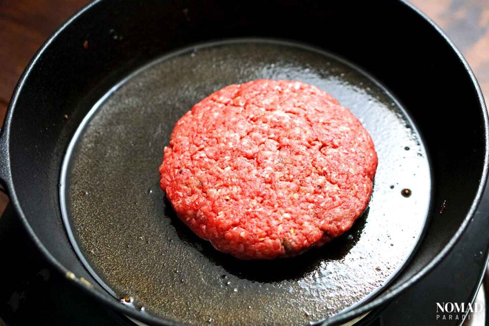 Mouthwatering Minnesota Juicy Lucy Burger Recipe