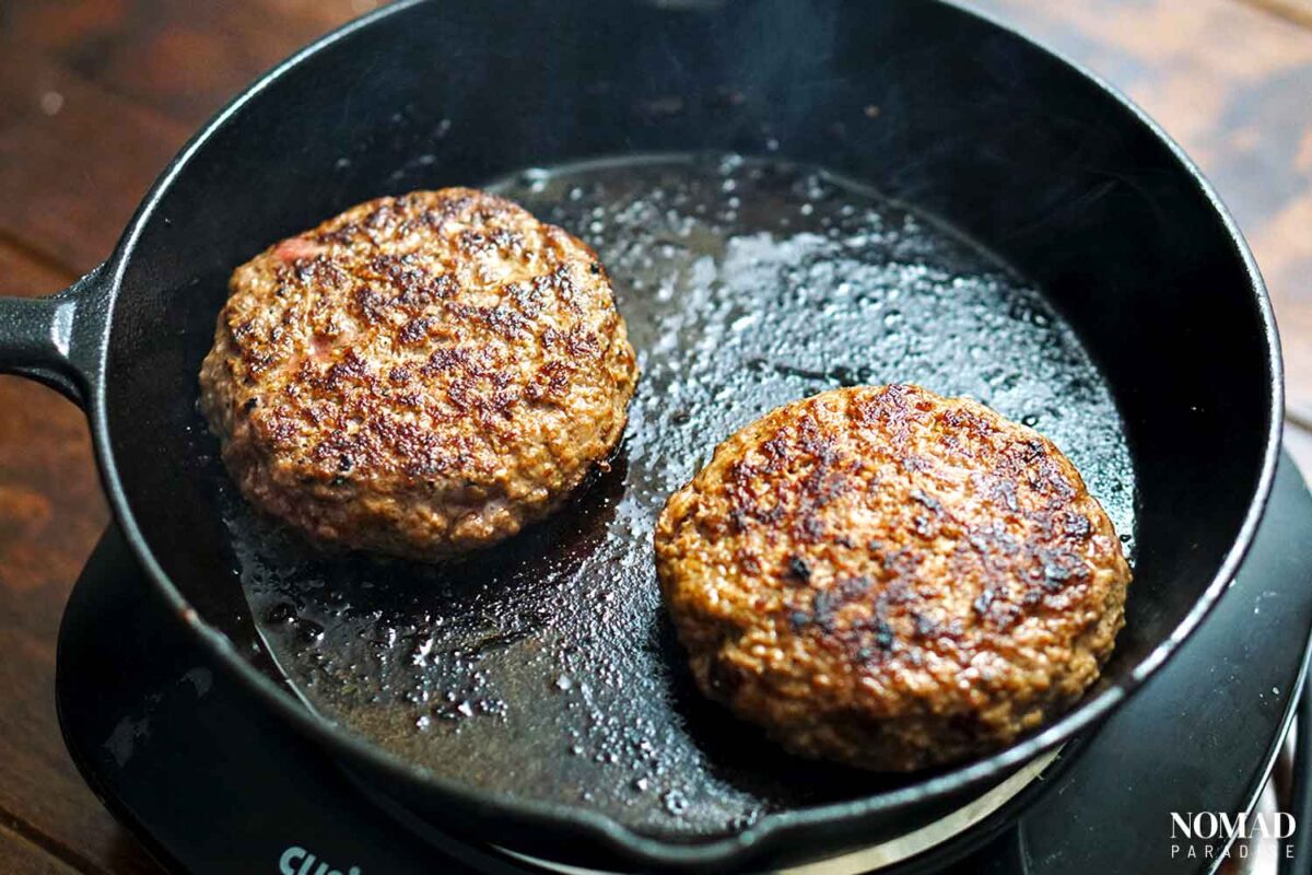 Mouthwatering Minnesota Juicy Lucy Burger Recipe - Nomad Paradise
