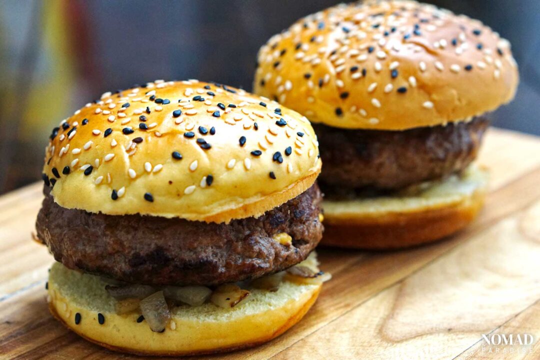 Mouthwatering Minnesota Juicy Lucy Burger Recipe - Nomad Paradise