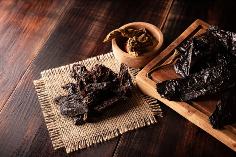 Mexican Spices - 21 Chilies, Seeds, Herbs, and Salts that Add the Wow ...