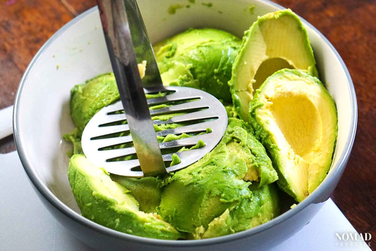 Creamy and Chunky Guacamole Recipe