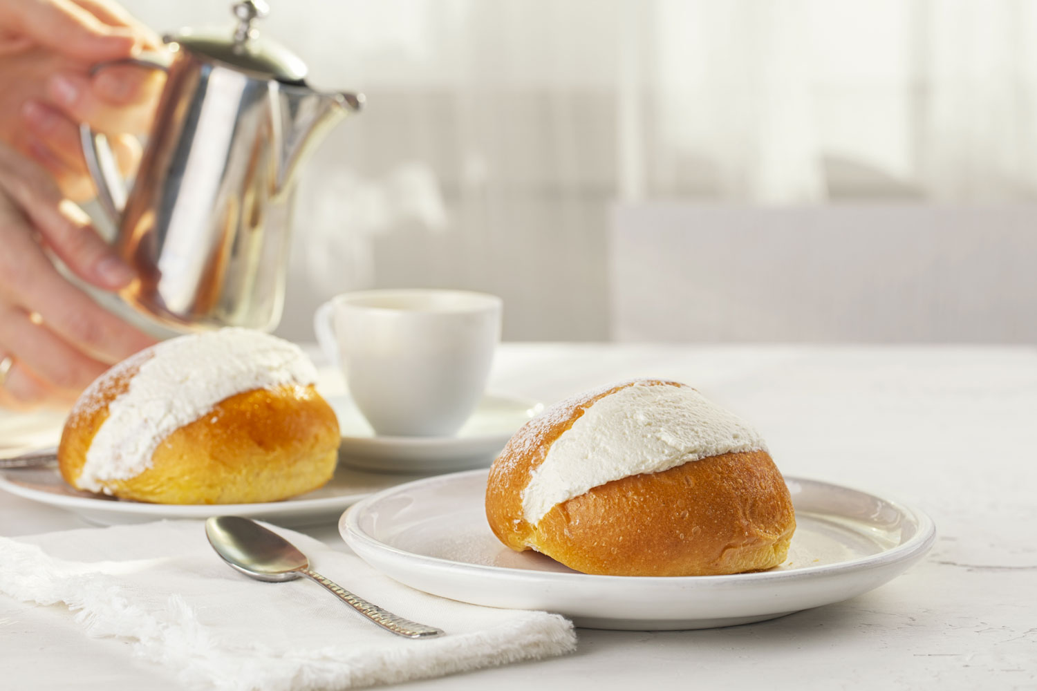 Italian Pastries Guide - The Sweetest Treats to Order at Bakeries in Italy