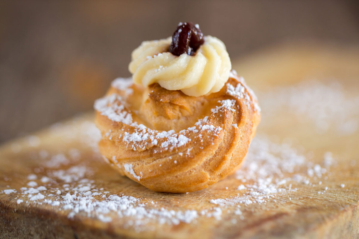 Italian Pastries Guide - The Sweetest Treats to Order at Bakeries in Italy